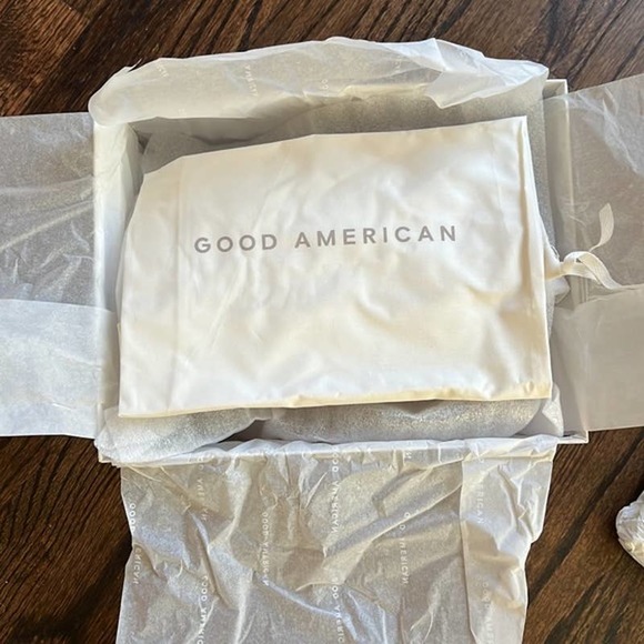 Good American | Shoes | Good American Block Square Toe Heel Mule Sandal ...